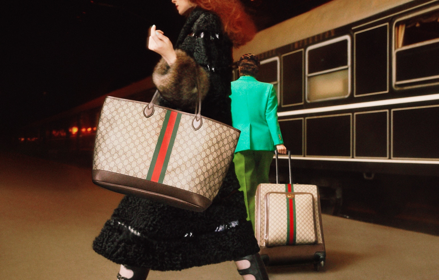 Set under the stars, the Gucci Gift campaign illuminates the wonders ...