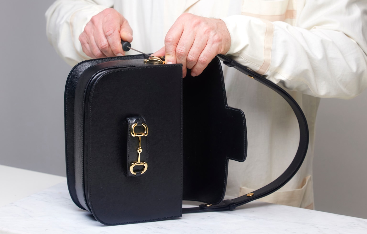 La Gucci Horsebit 1955 relata el legado de confección de la Firma con ...