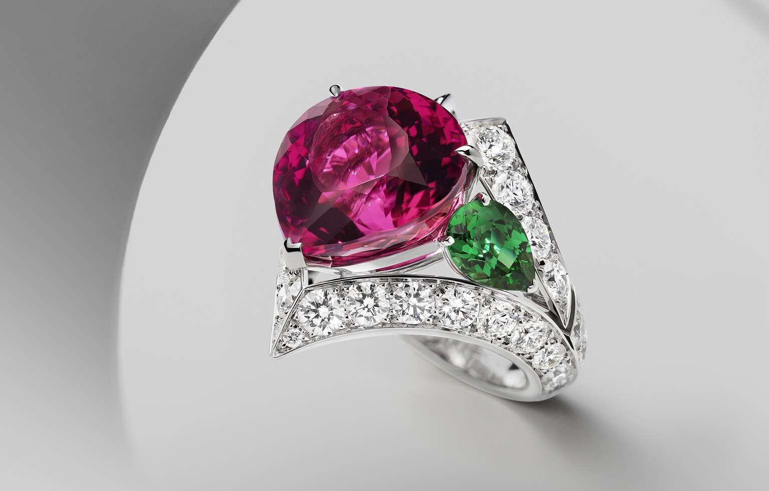 The new Labirinti Gucci High Jewelry collection was unveiled in Ravello ...