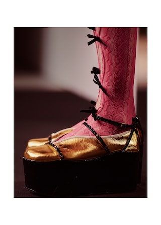 Color and dimension on the Women’s Spring Summer 2017 Runway. - Gucci ...