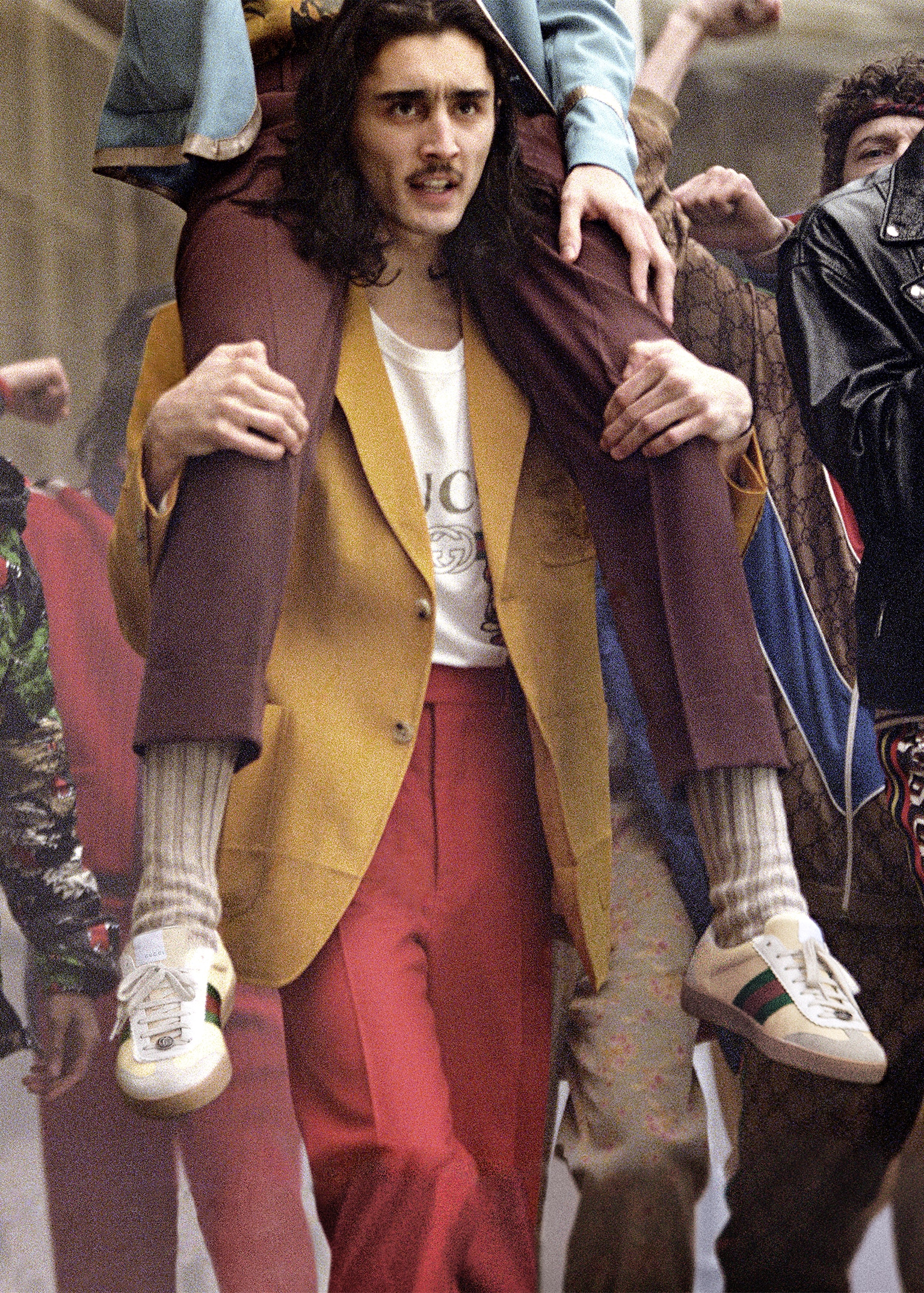For Gucci Dans Les Rues the eclectic Gucci tribe are young dreamers ...