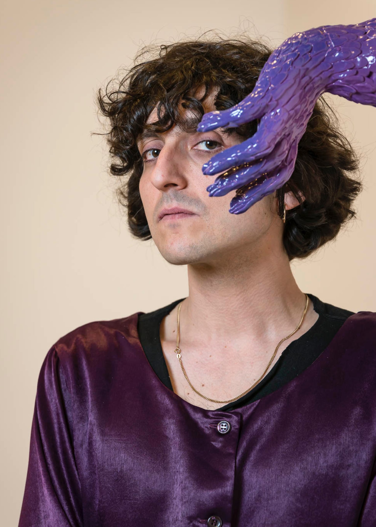 Gucci sostiene la mostra The Club, di Emiliano Maggi: una riflessione ...