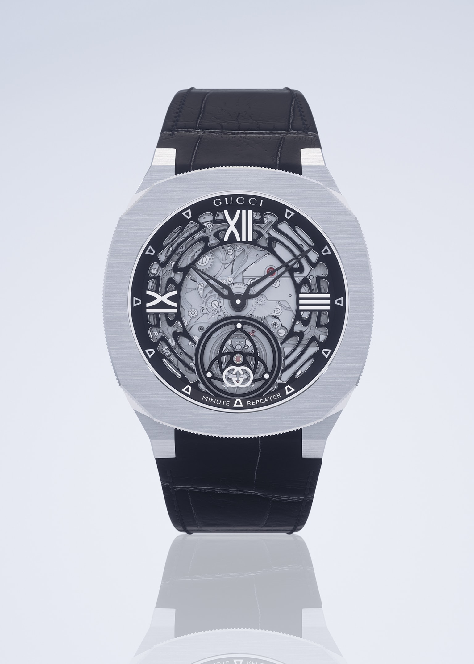 古驰高级制表以自然韵律和美感为灵感，推出复杂高级装置，开启全新篇章。