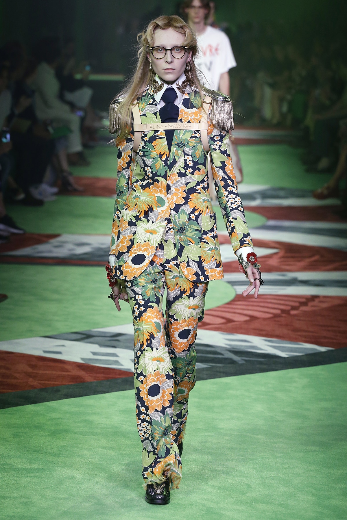 See every look from the Men’s Spring Summer 2017 Runway. - Gucci Stories