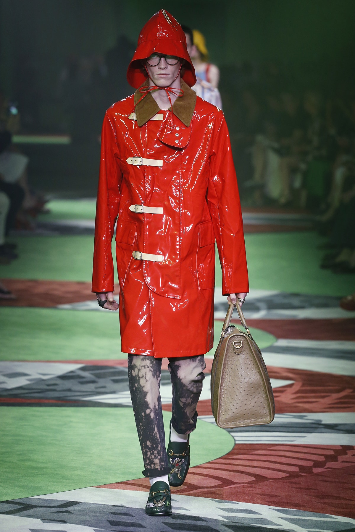 See every look from the Men’s Spring Summer 2017 Runway. - Gucci Stories
