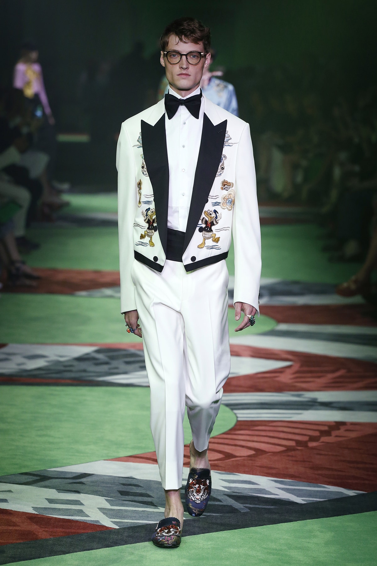 See every look from the Men’s Spring Summer 2017 Runway. - Gucci Stories