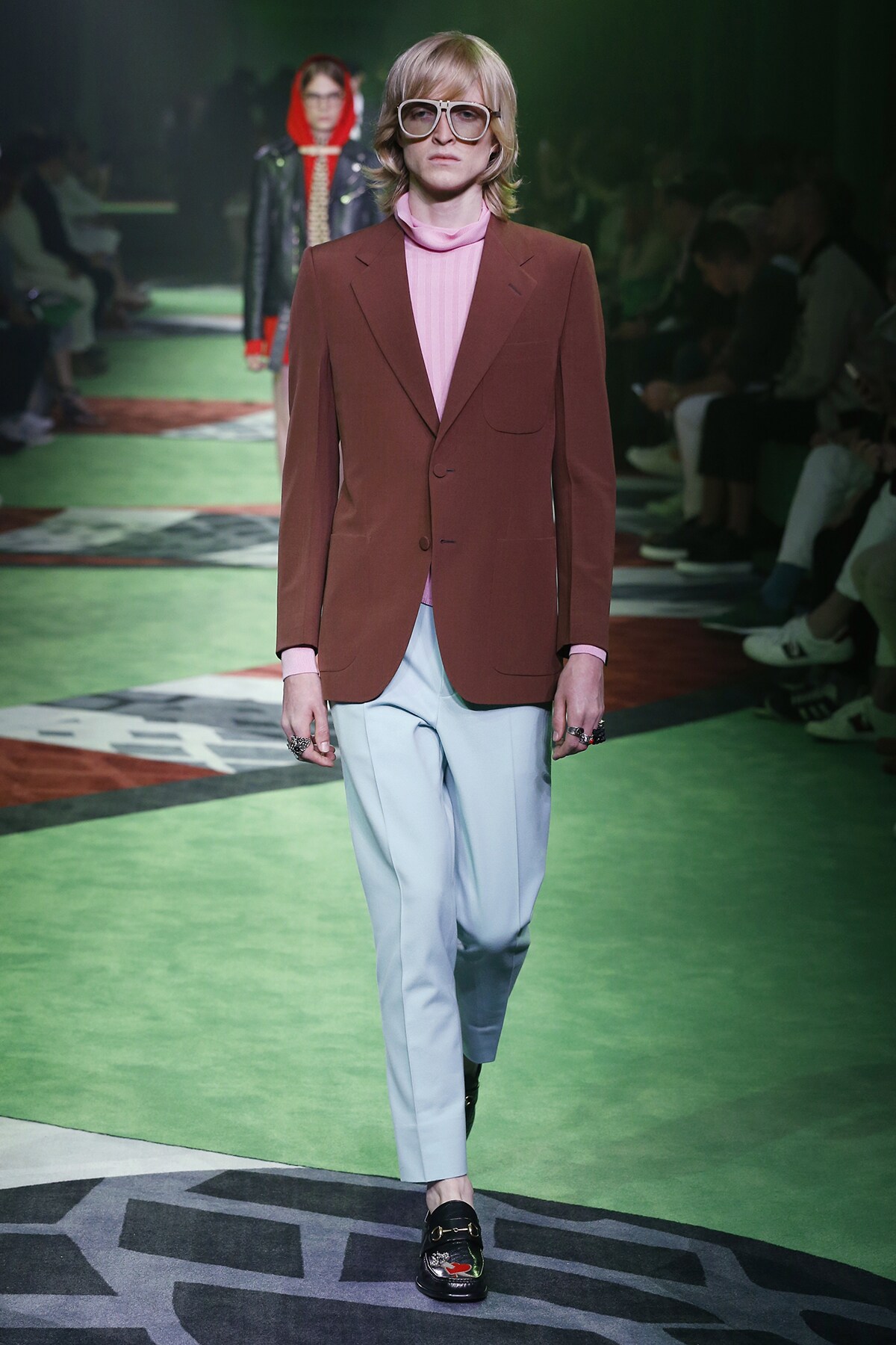 See every look from the Men’s Spring Summer 2017 Runway. - Gucci Stories