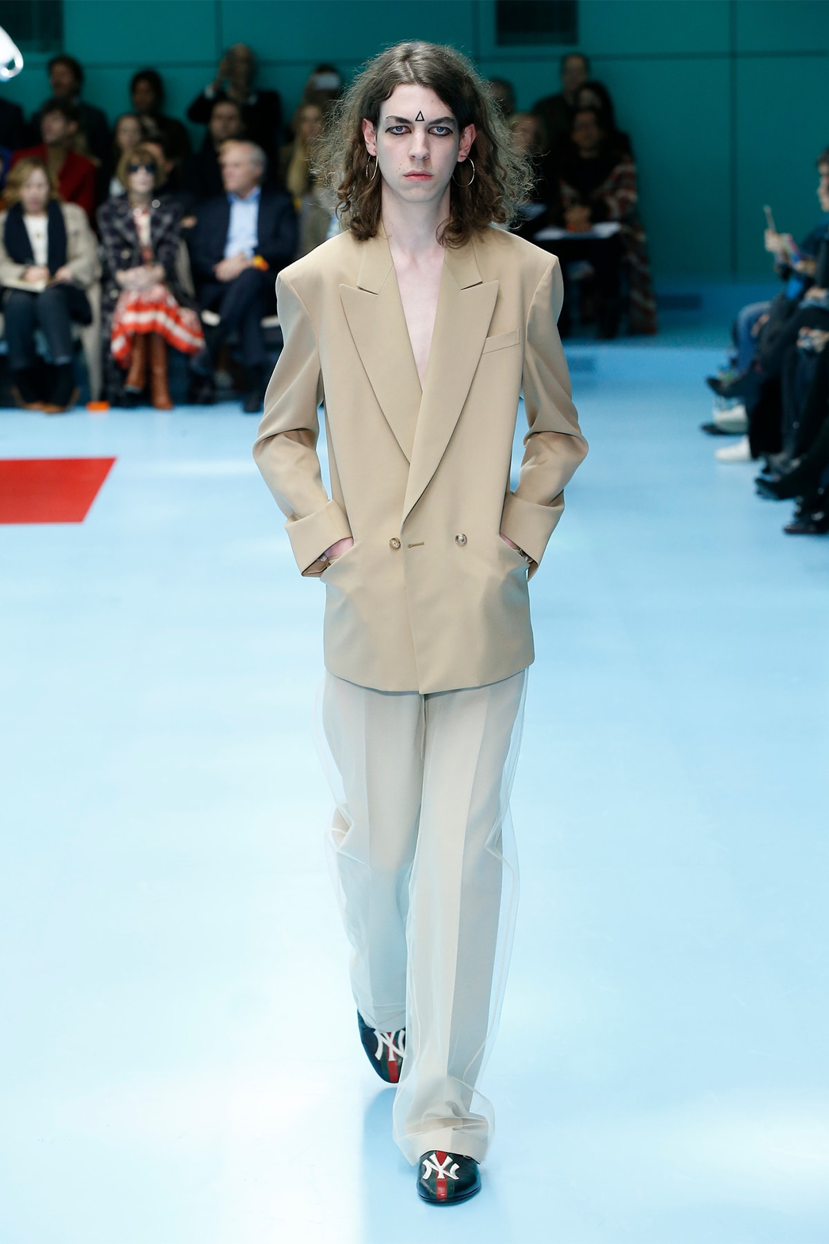 Women's and Men's Fall Winter 2018 runway looks - Gucci Stories