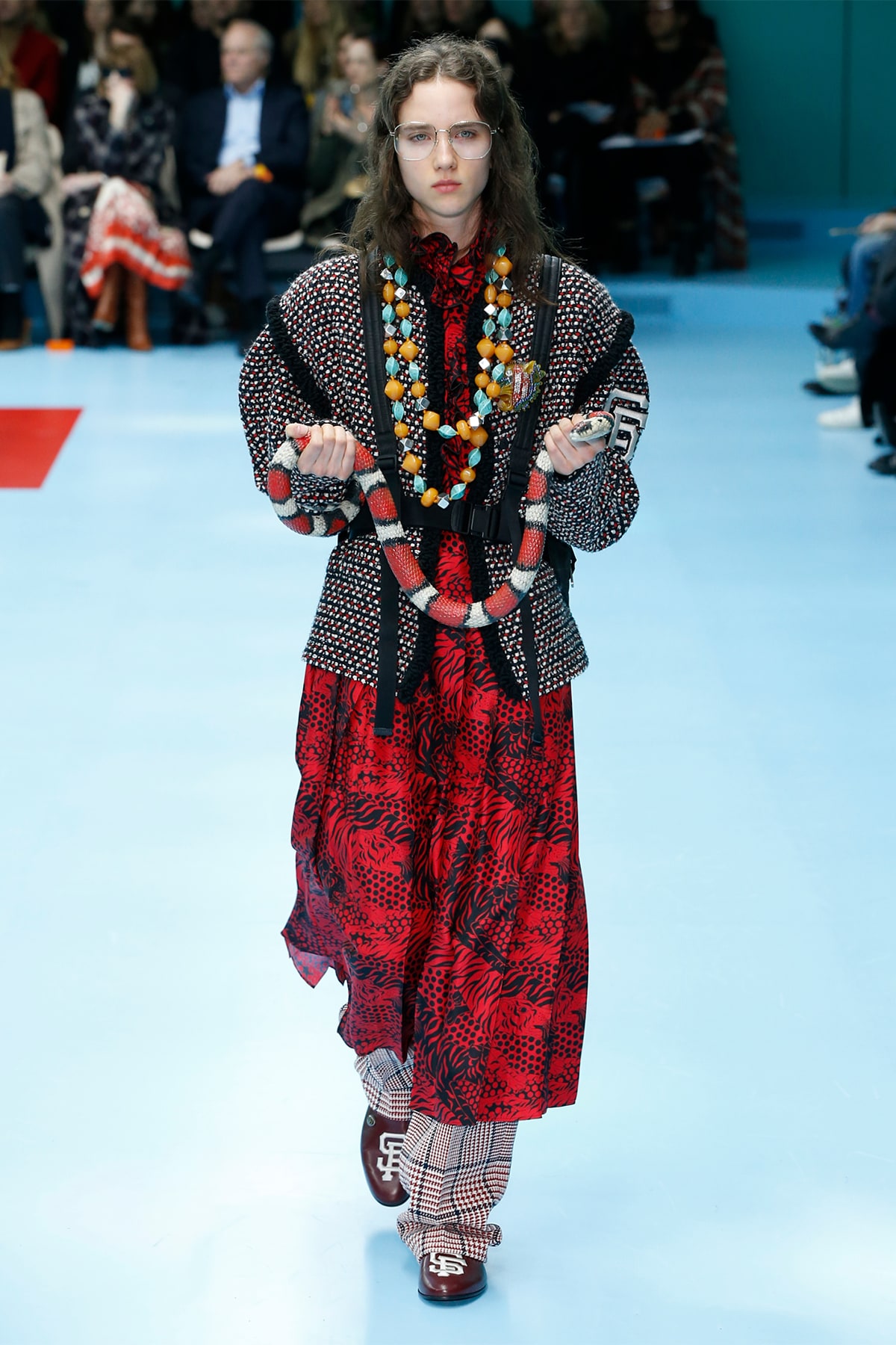 Women's and Men's Fall Winter 2018 runway looks - Gucci Stories