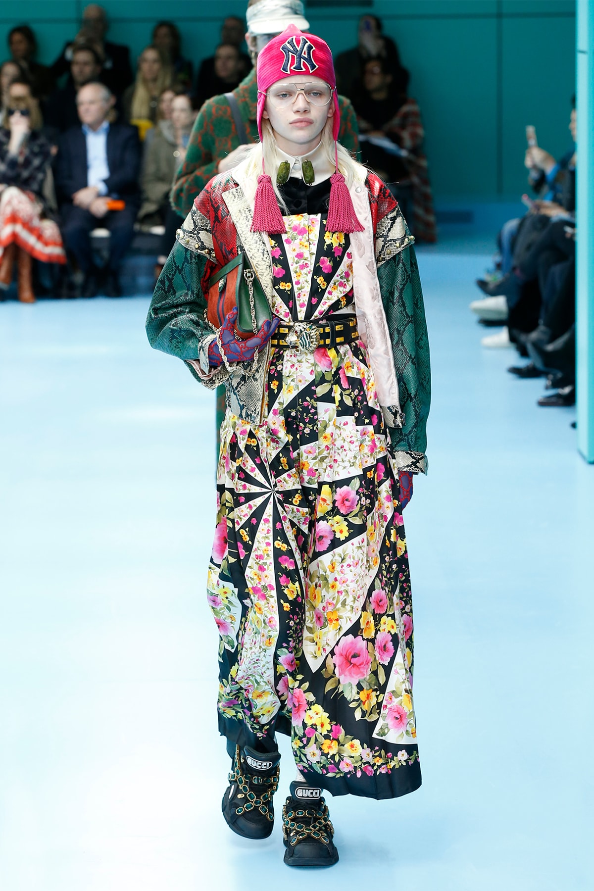 Women's and Men's Fall Winter 2018 runway looks - Gucci Stories