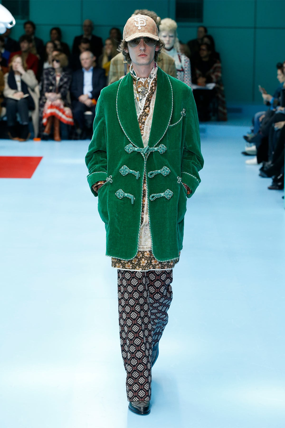 Women's and Men's Fall Winter 2018 runway looks - Gucci Stories
