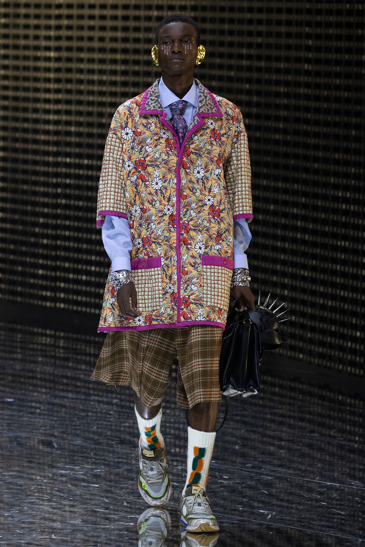 A gallery of Fall Winter 2019 runway looks. - Gucci Stories