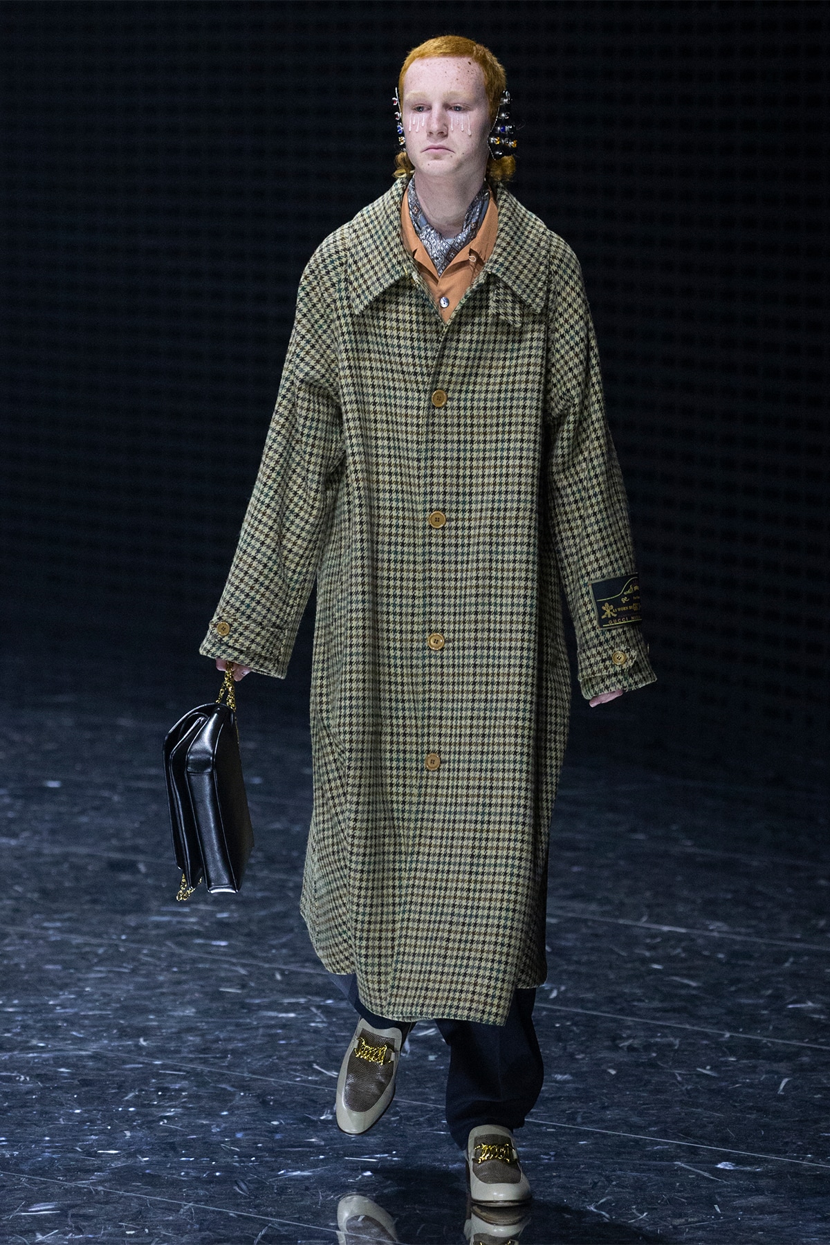 A gallery of Fall Winter 2019 runway looks. - Gucci Stories