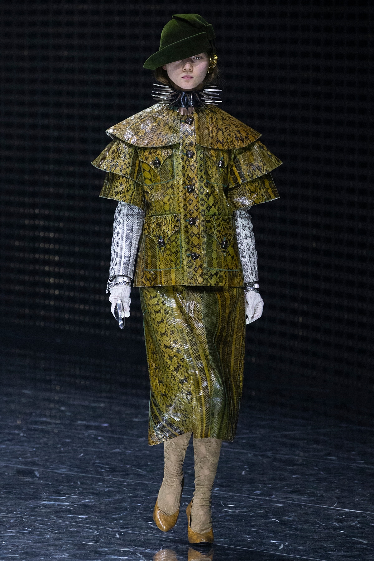A gallery of Fall Winter 2019 runway looks. - Gucci Stories