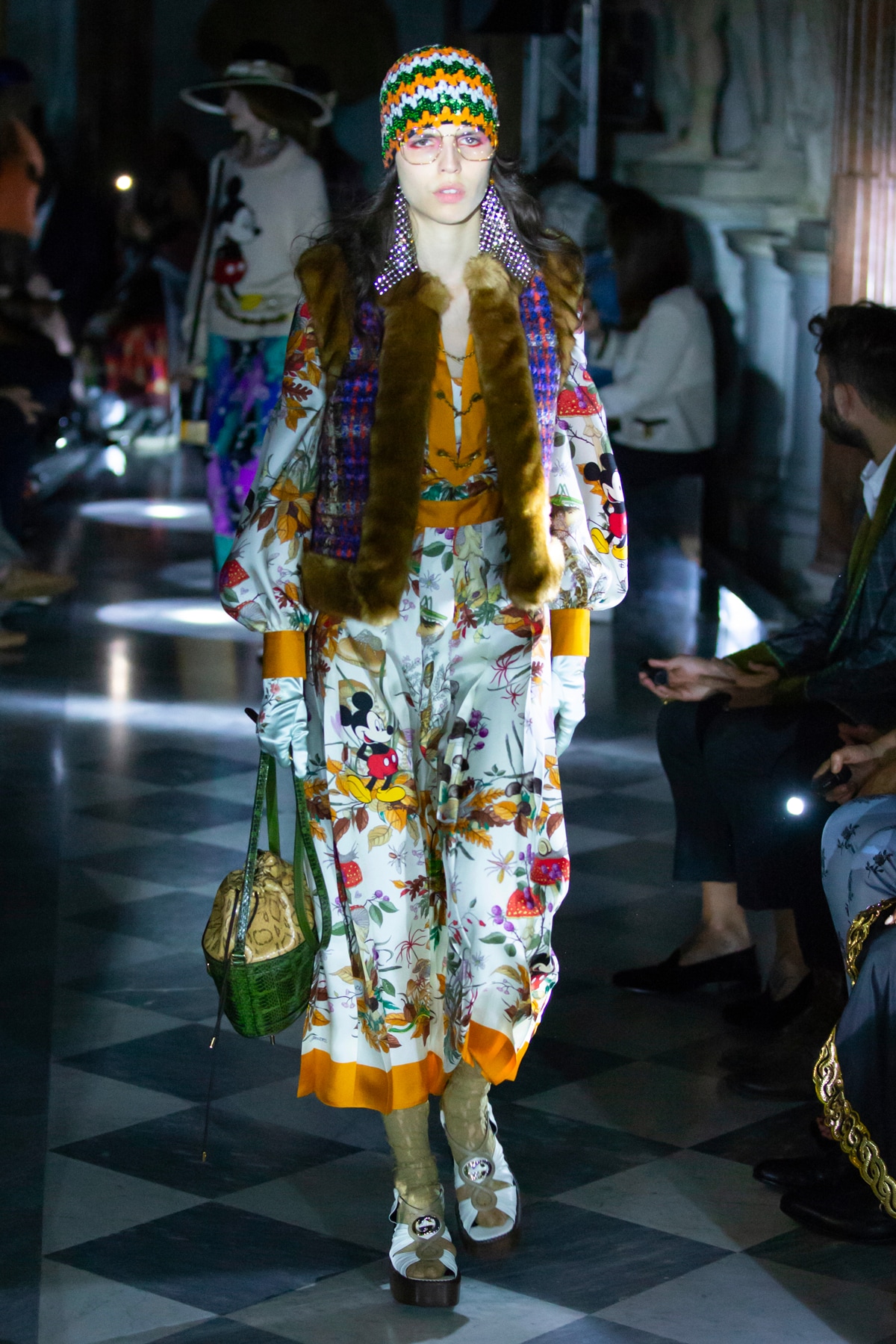 The Women's and Men's runway looks from Cruise 2020. - Gucci Stories