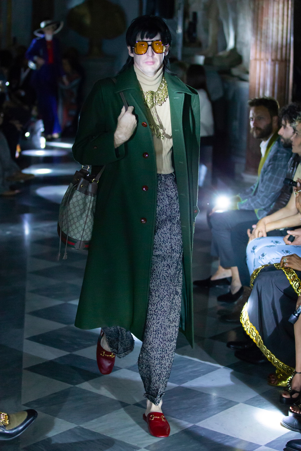 Tutti i look della collezione Gucci Cruise 2020. - Gucci Stories