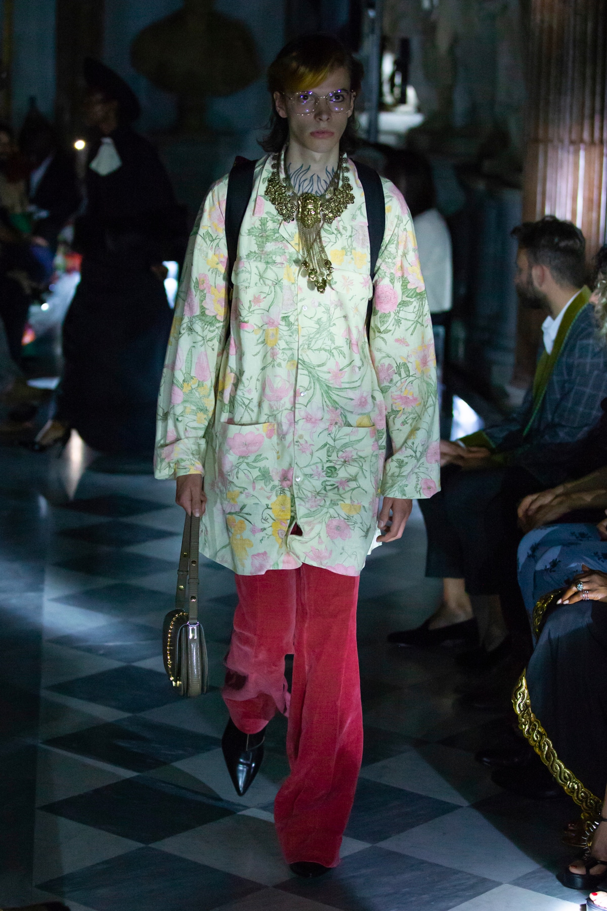 The Women's and Men's runway looks from Cruise 2020. - Gucci Stories