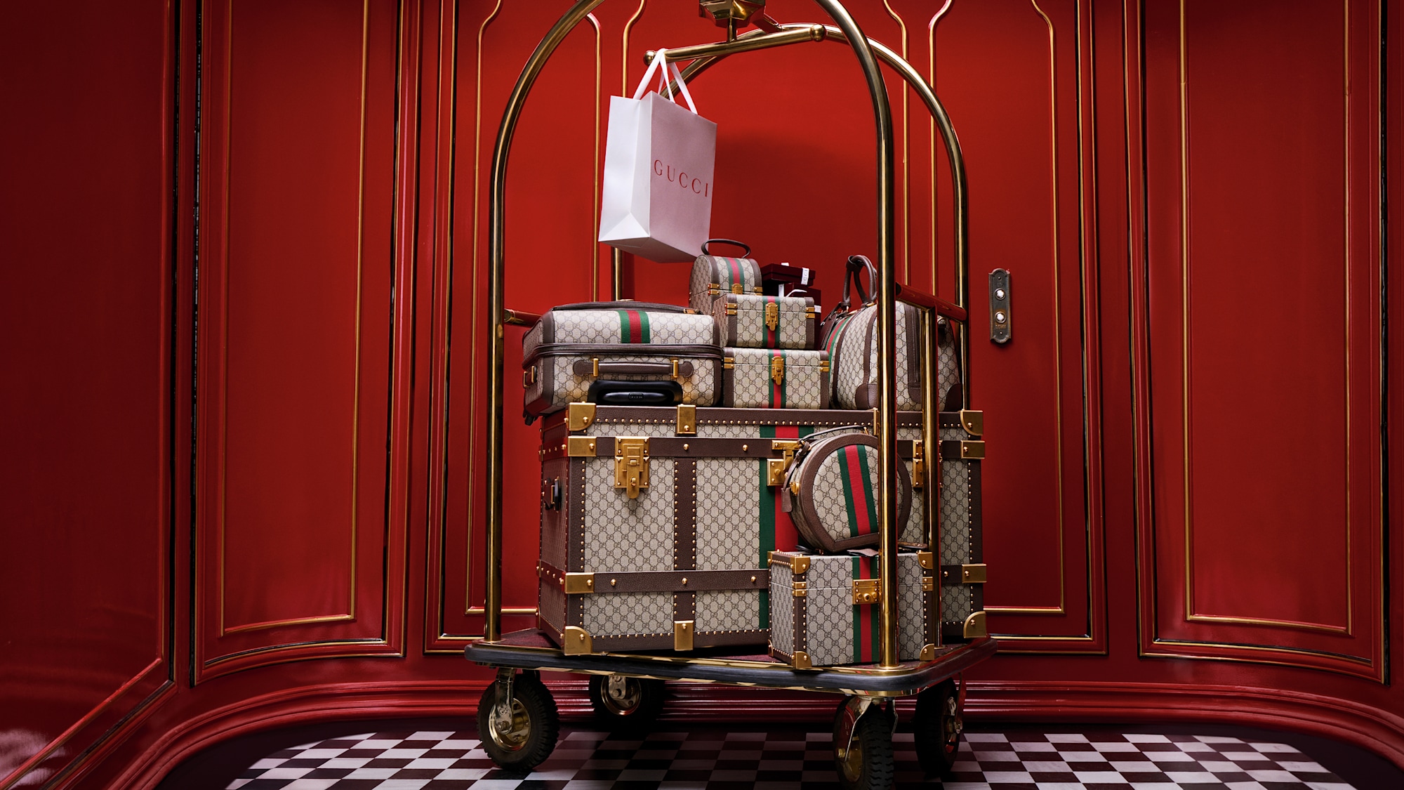 GUCCI® SG Official Site | Redefining Luxury Fashion