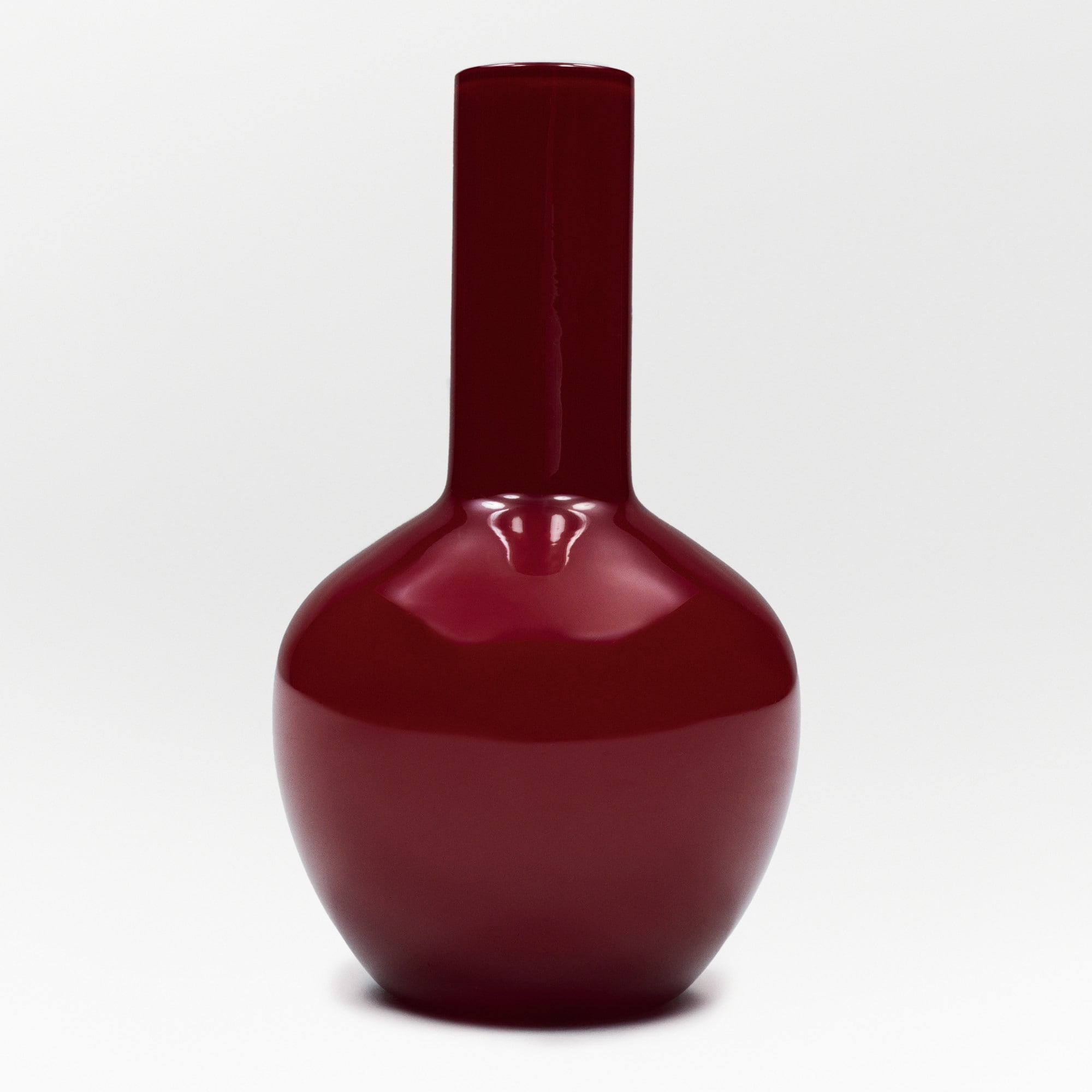 GUCCI Design Ancora | Luxury Red Couches & Décor | GUCCI® US