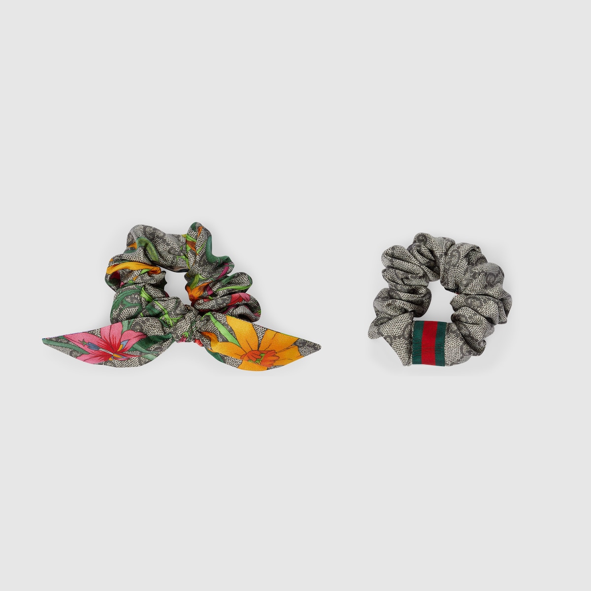 เซ็ตยางรัดผม Silk GG scrunchie set inสีคาเมลและสีน้ำตาลอีโบนี | GUCCI® TH