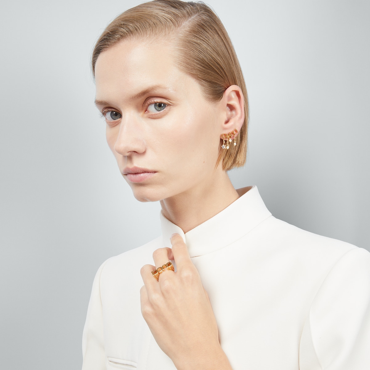 'GUCCI' letter ring in gold-toned | GUCCI® US
