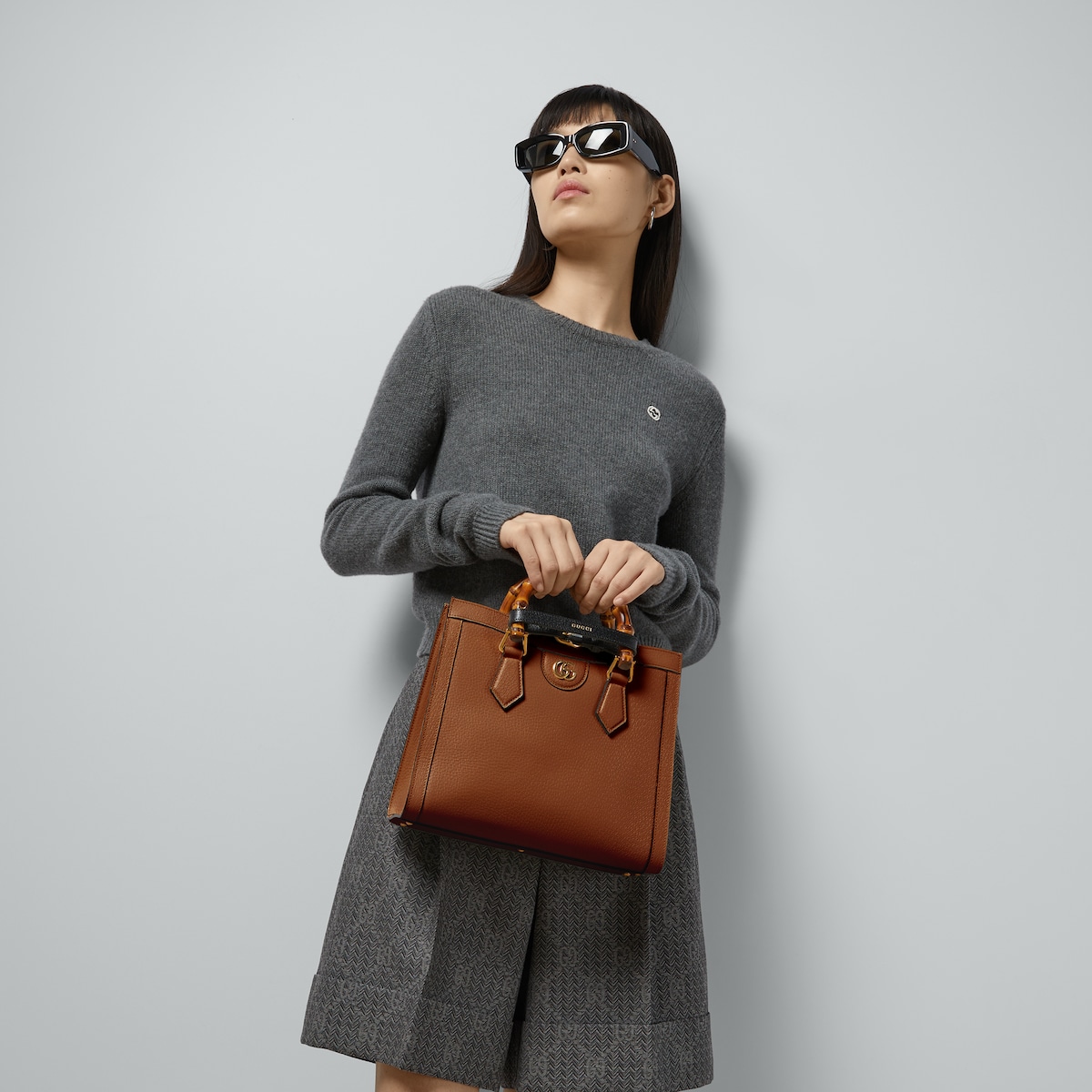 Gucci Diana medium tote bag in cuir leather | GUCCI® US