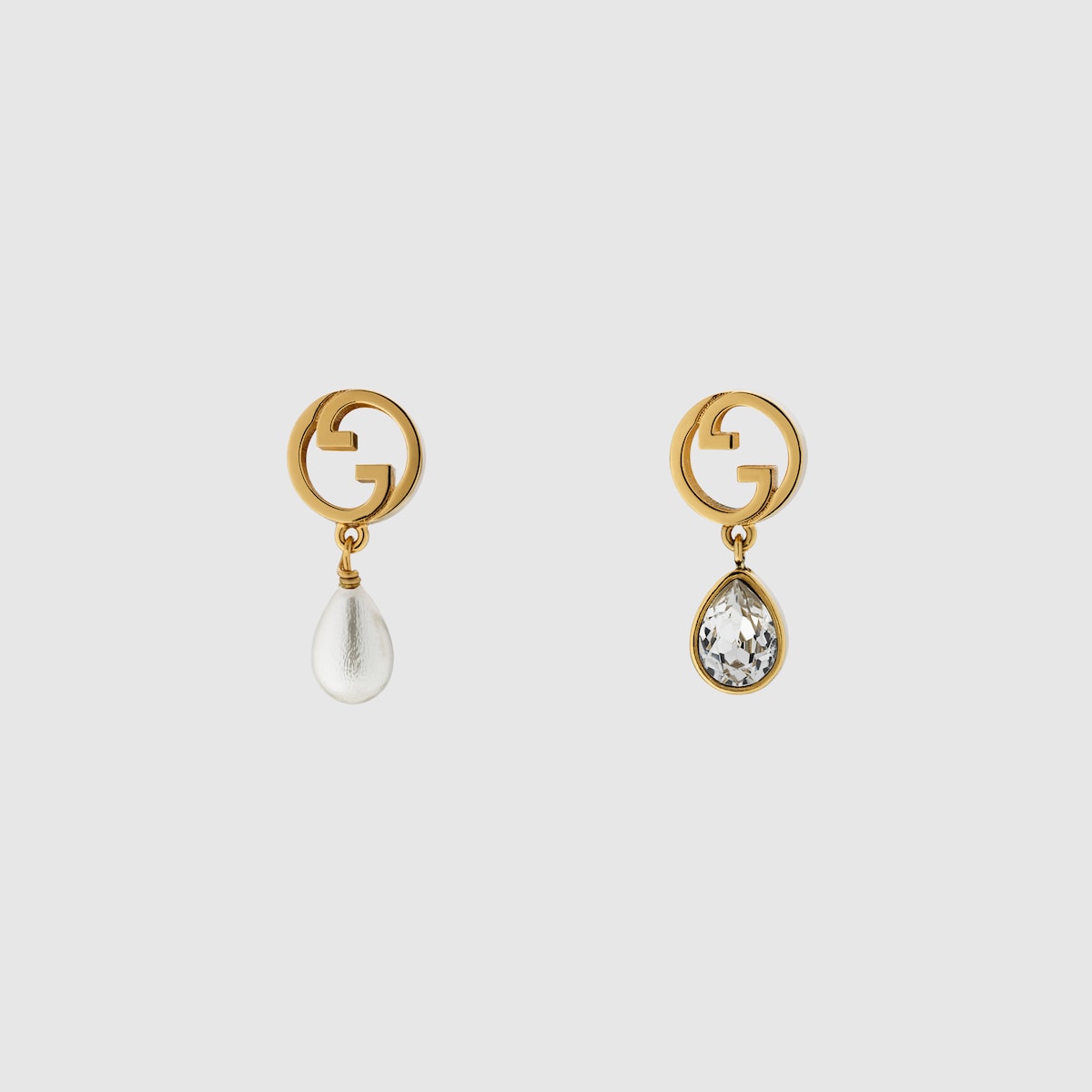 Gucci Blondie crystal pearl earrings in yellow gold-toned metal | GUCCI® SG