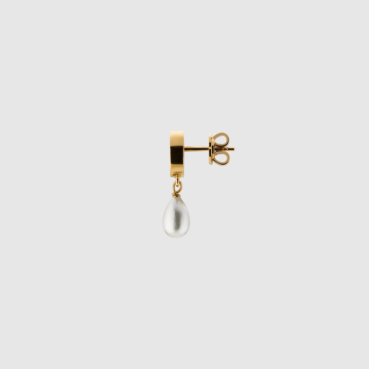 Gucci Blondie crystal pearl earrings in yellow gold-toned metal | GUCCI® ZA