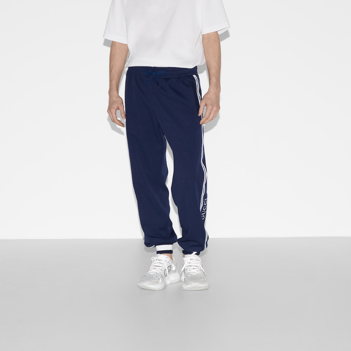 Pantalon de jogging en jersey technique en bleu nuit | GUCCI® FR