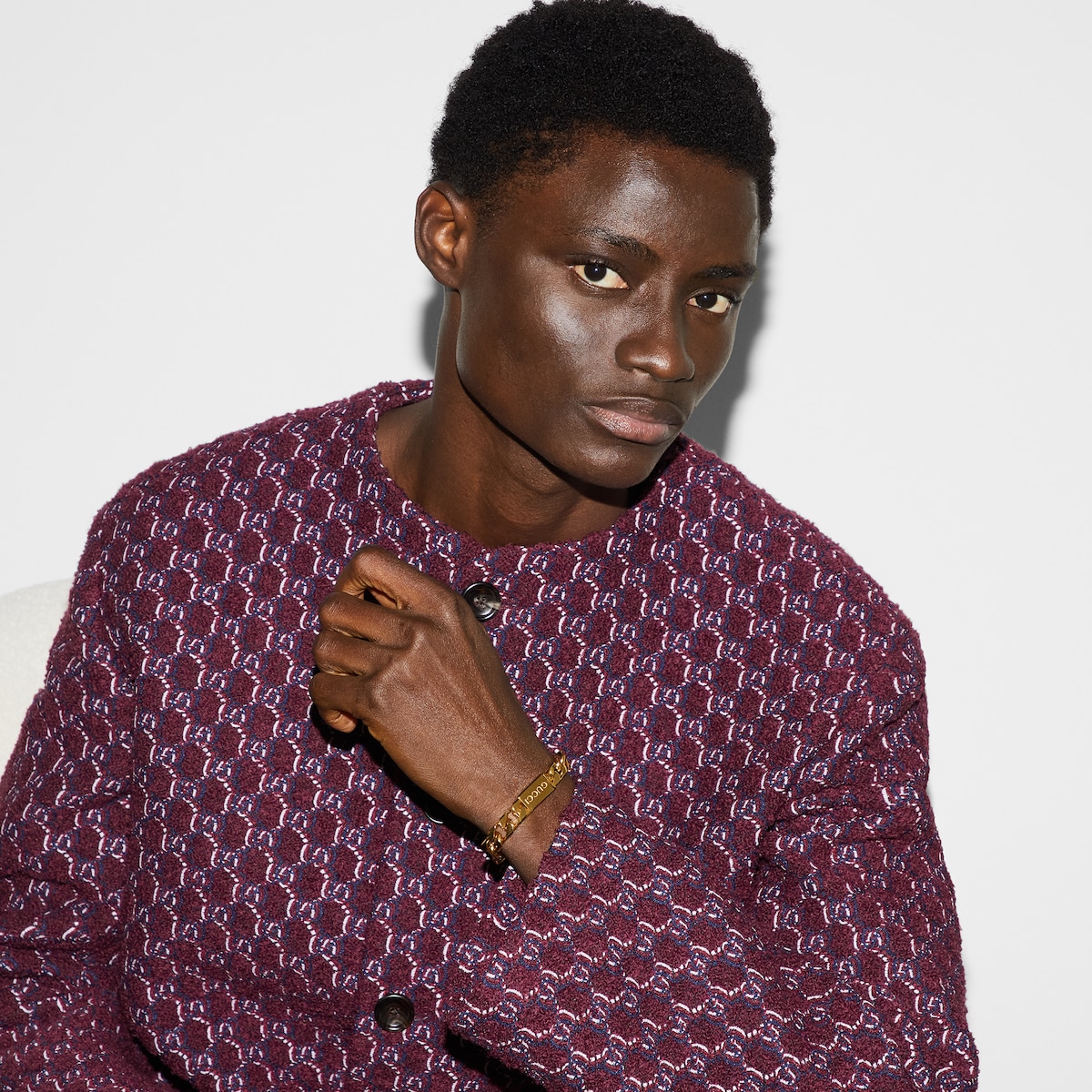 Gucci Script chain bracelet in yellow gold-toned metal | GUCCI® US