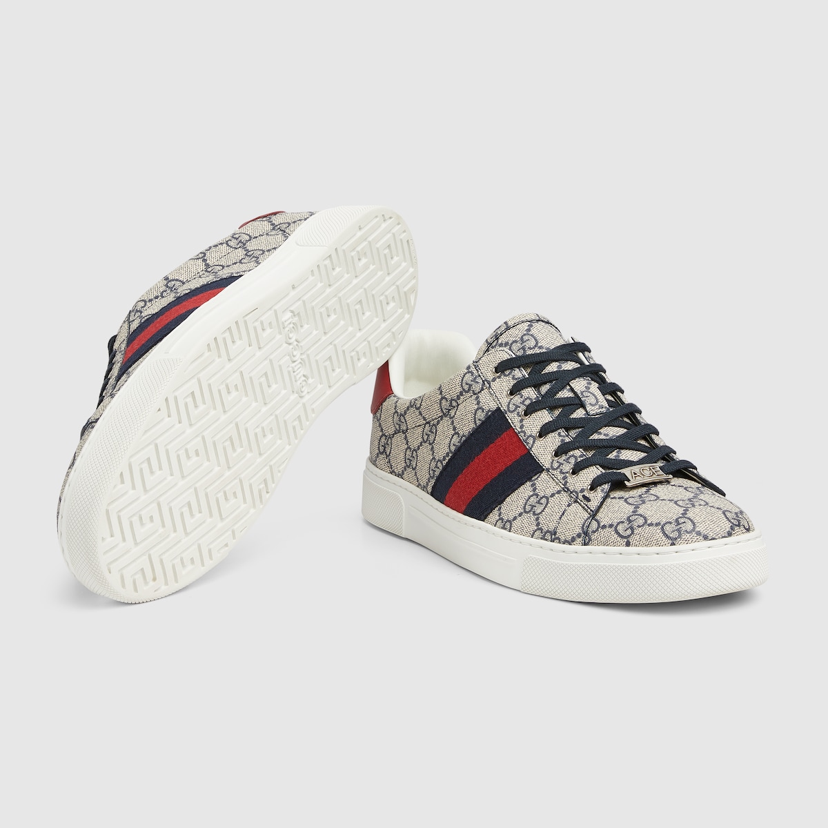 Zapatilla Gucci Ace con tribanda Web hombre en GG Supreme beige y azul | GUCCI® ES