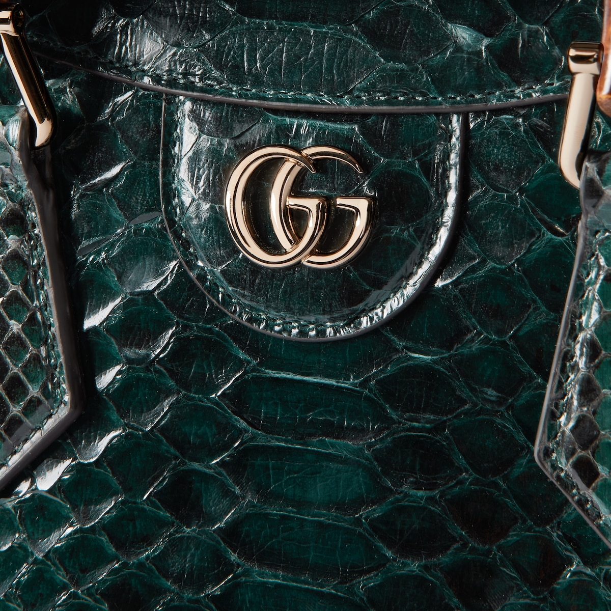 Gucci Diana python medium tote bag in gradient dark green | GUCCI® IE