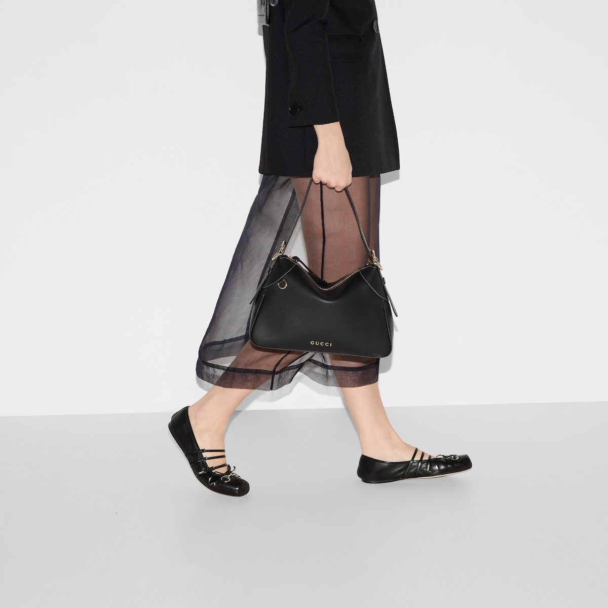 GG Emblem large shoulder bag in black leather | GUCCI® TR