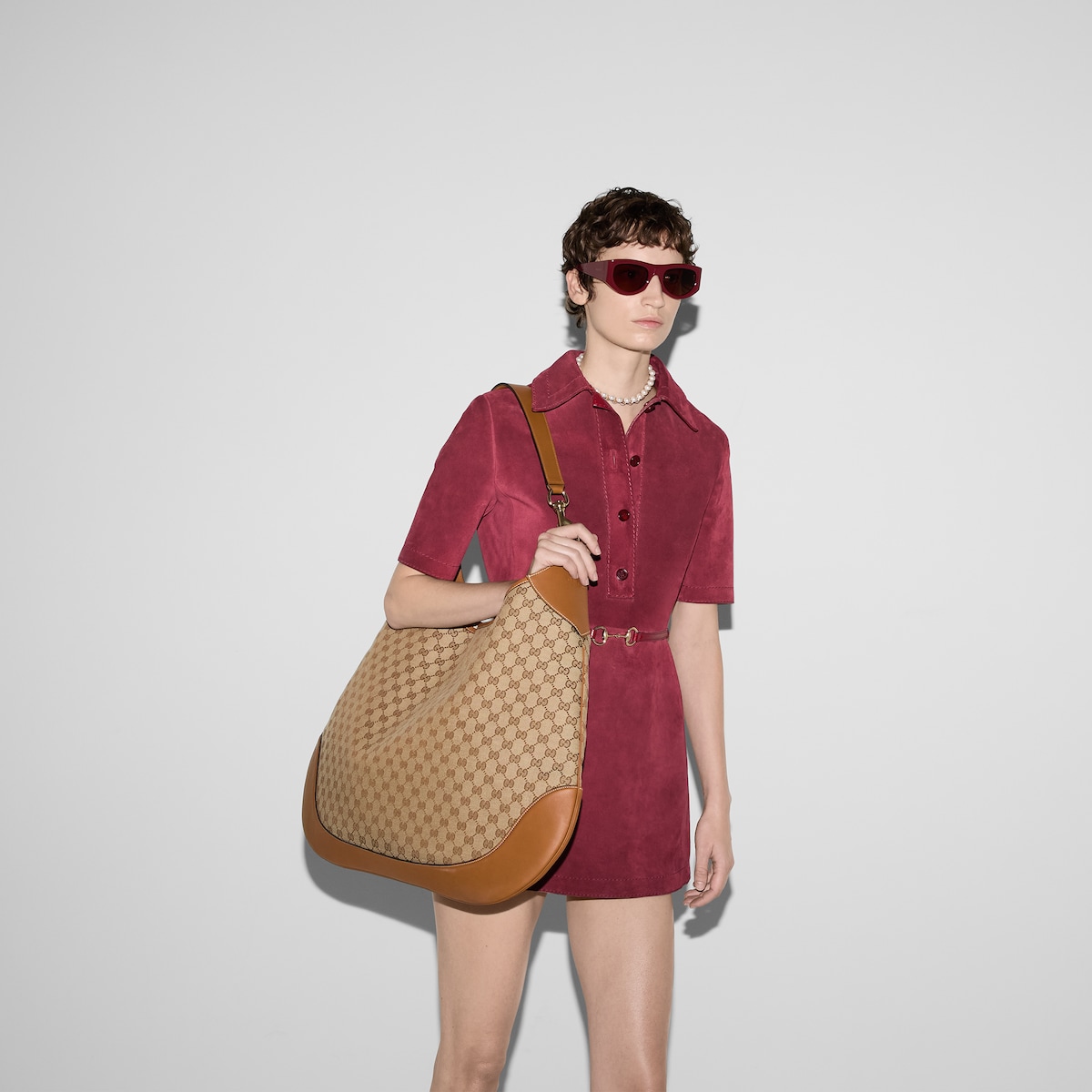 Gucci B maxi shoulder bag in beige and dark brown GG canvas | GUCCI® US