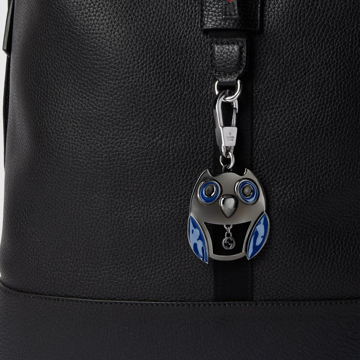 Owl keychain with Interlocking G in silver-toned metal | GUCCI® Australia