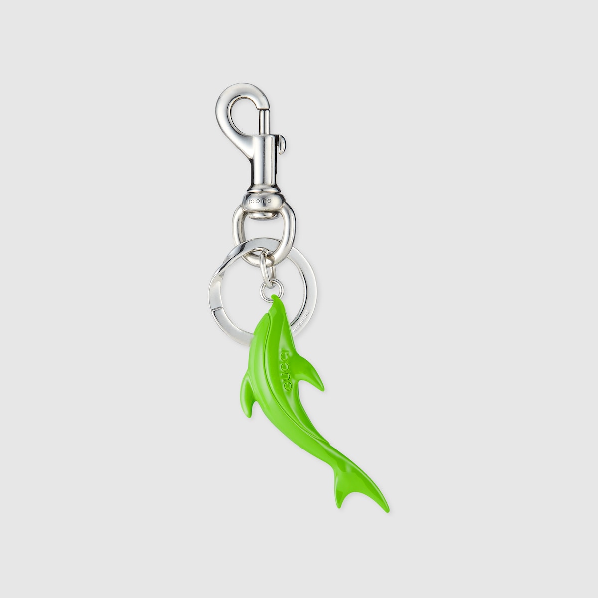 Engraved dolphin keychain charm in bright green metal | GUCCI® NO