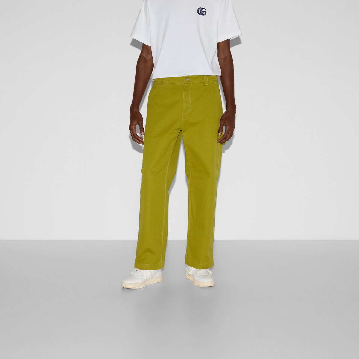 Pantalone in tessuto di cotone pesante con etichetta in verde oliva ...