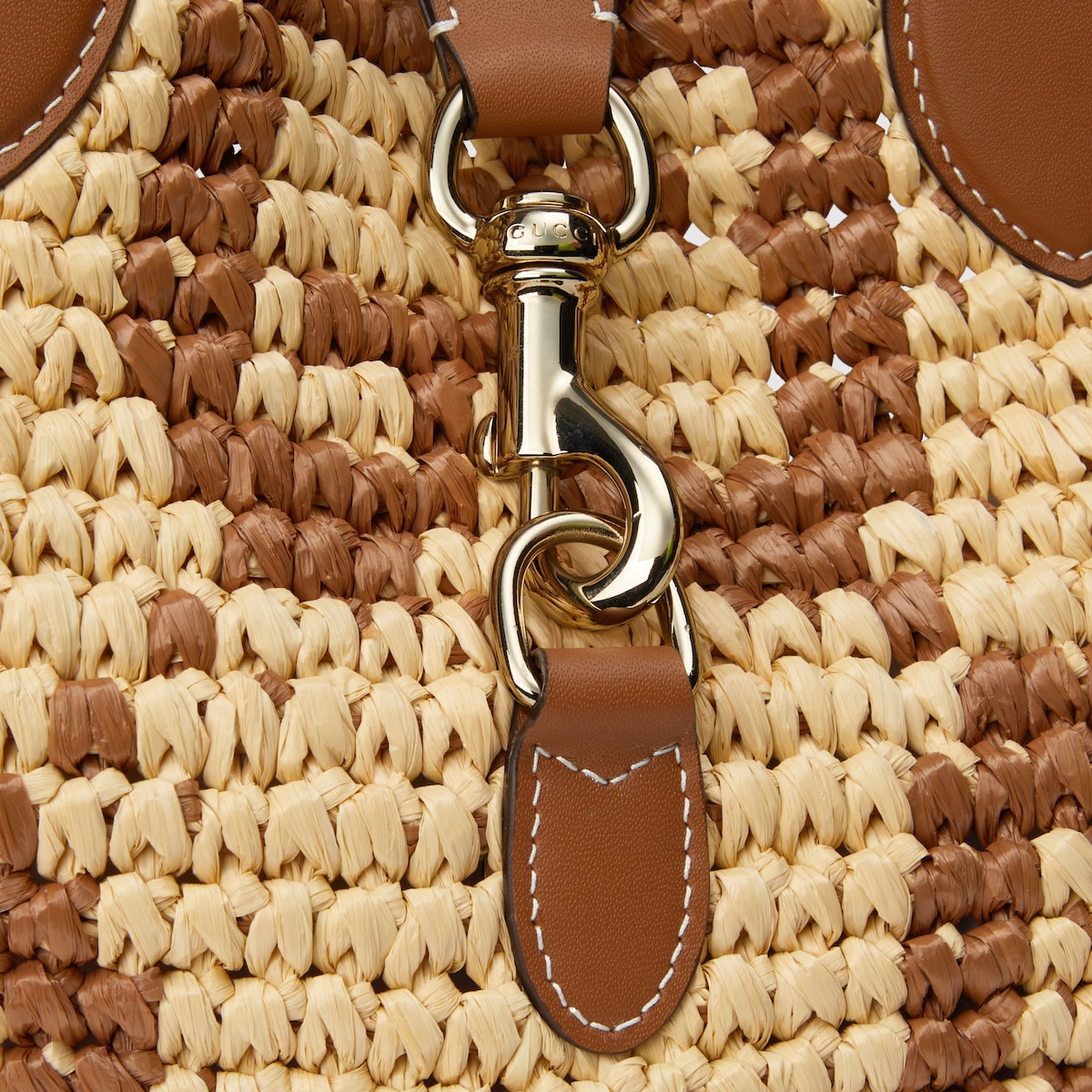กระเป๋า Mini raffia-effect bucket bag inผ้าสีธรรมชาติและสีน้ำตาล ...