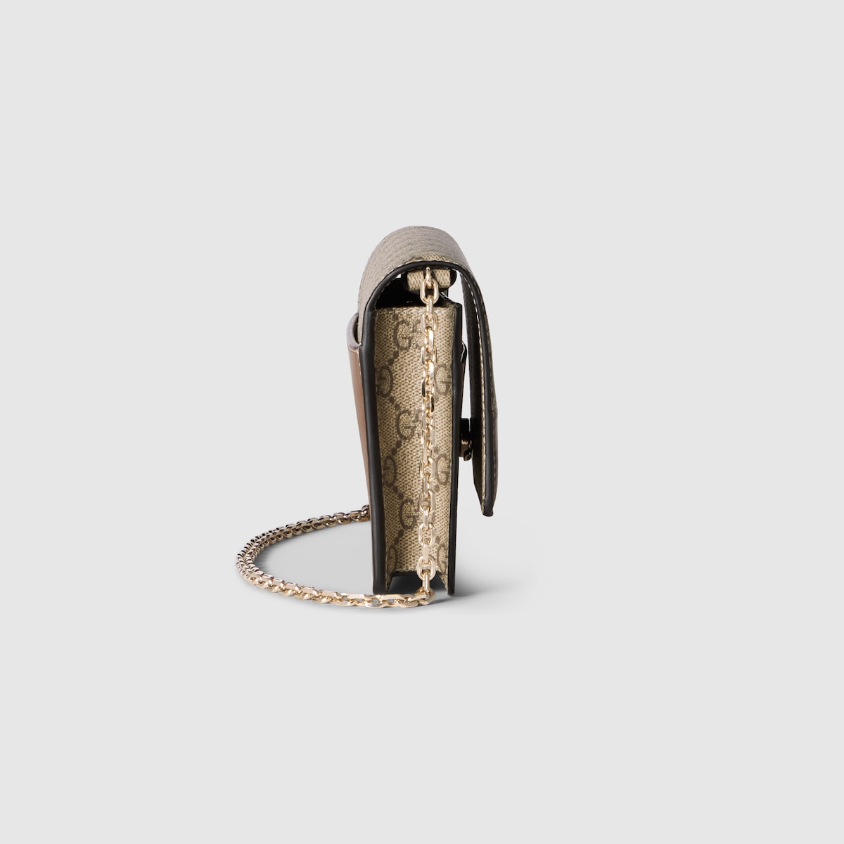 Portafoglio GG Emblem con catena in pelle marrone | GUCCI® Italia