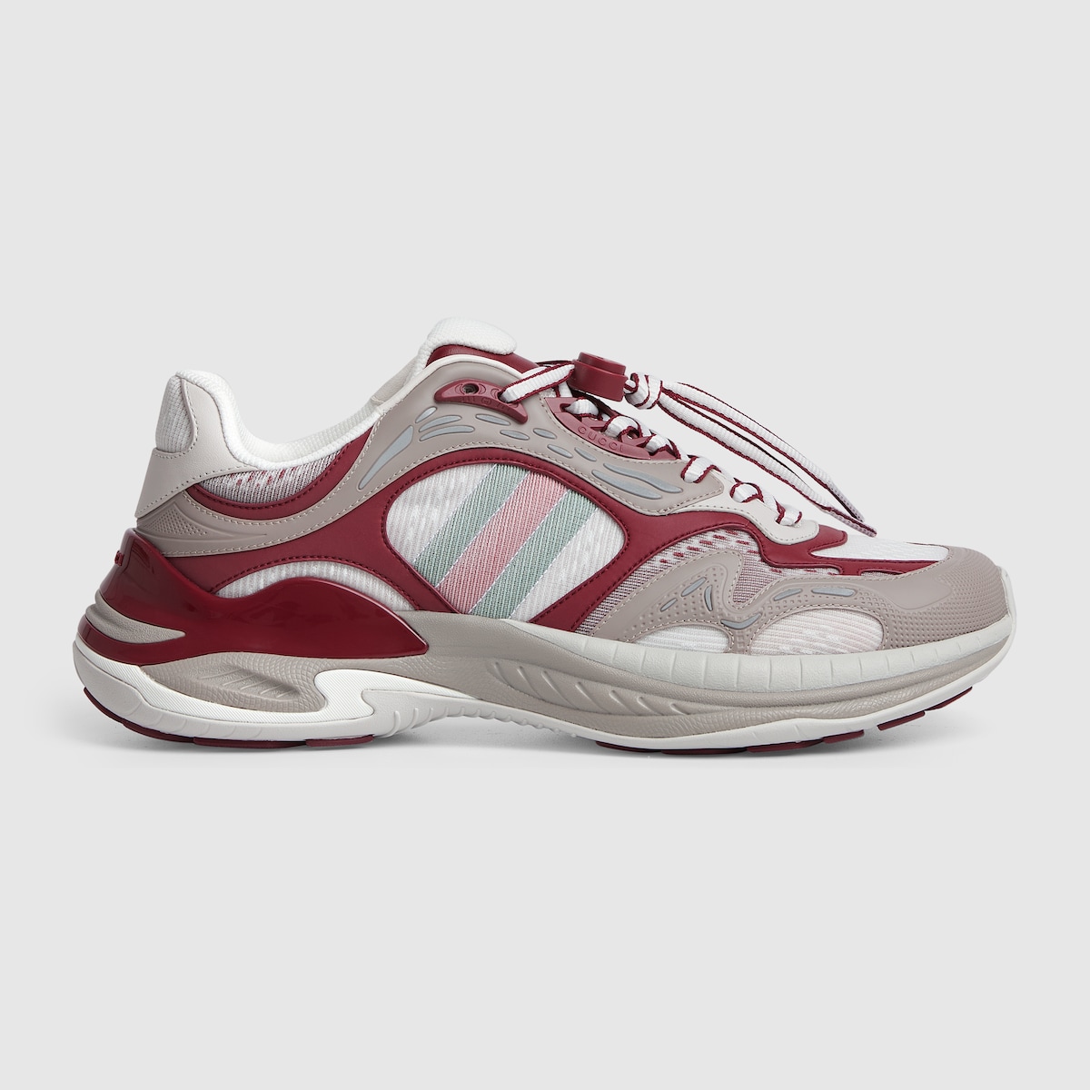 قماش شبكي وجلد باللونين الرمادي وRosso Ancora ‎حذاء سنيكرز Gucci 2.0 للرجال | GUCCI® السعودية