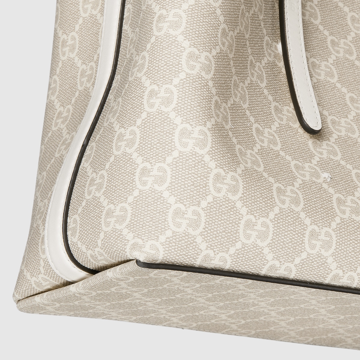 GG Emblem medium tote bag in beige and white GG fabric | GUCCI® US