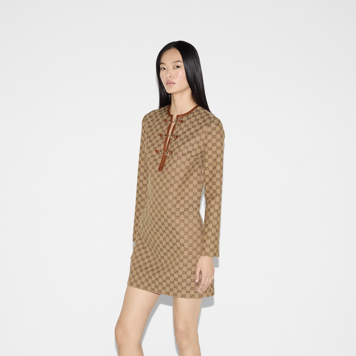 Abito in tessuto GG con Morsetto in cammello e marrone scuro | GUCCI® IT