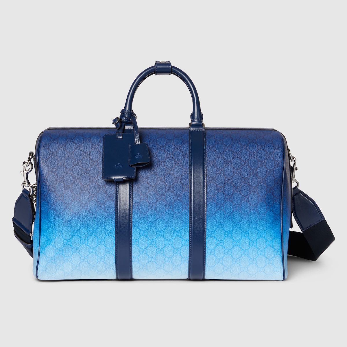 กระเป๋าดัฟเฟิล Gucci Chroma medium duffle bag inผ้าสีฟ้าไล่สี | GUCCI® TH