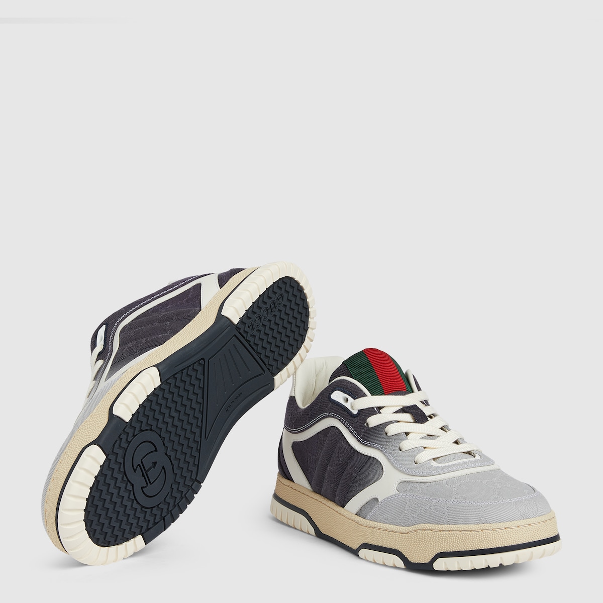 Baskets Gucci Re-Web pour homme en denim GG avec dégradé de bleu foncé ...