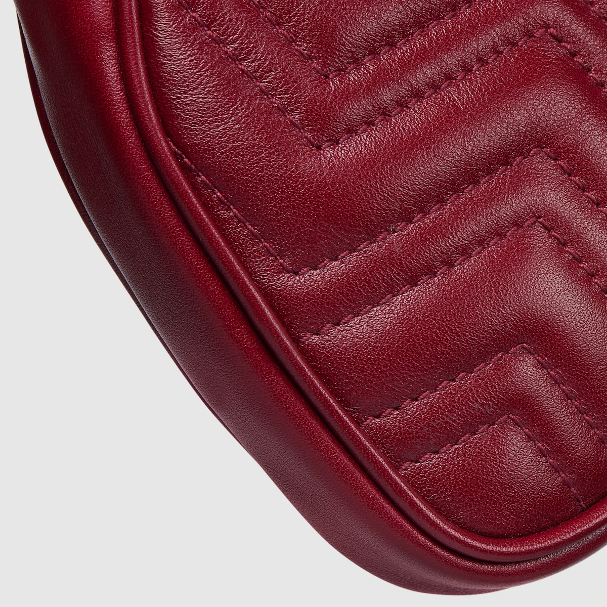 GG Marmont Mini-Tasche in Leder in Rosso Ancora Rot | GUCCI® DE