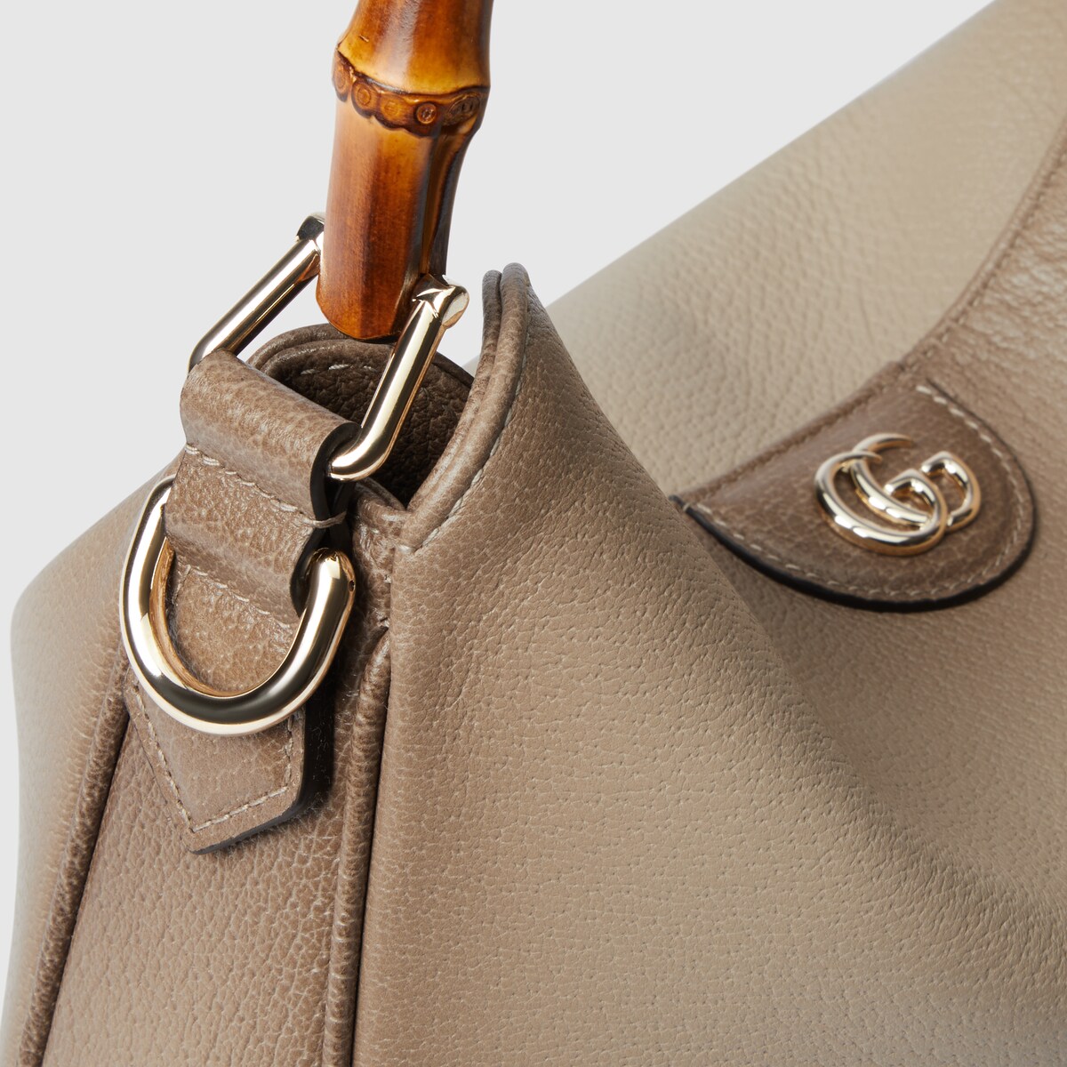 Gucci Diana medium shoulder bag in gradient oatmeal leather | GUCCI® UK