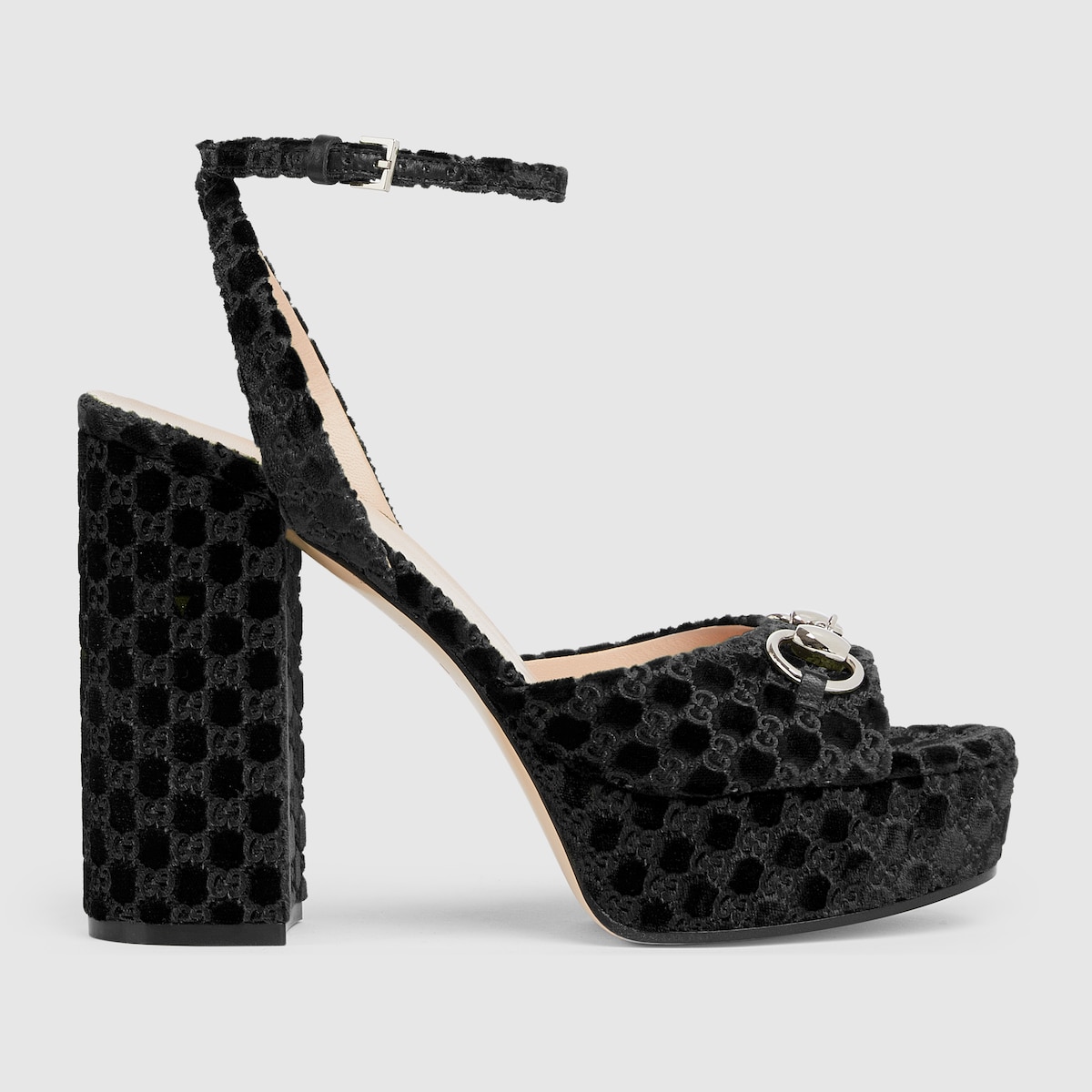 Sandales compensées à détail Mors pour femme en daim noir | GUCCI® FR