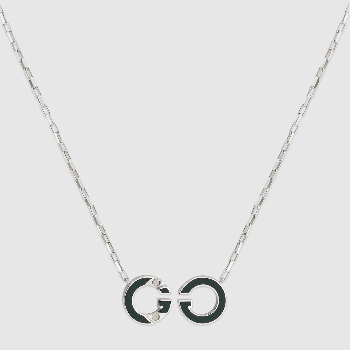 สร้อยคอ Gucci Interlocking pendant necklace in925 สเตอร์ลิงซิลเวอร์ ...