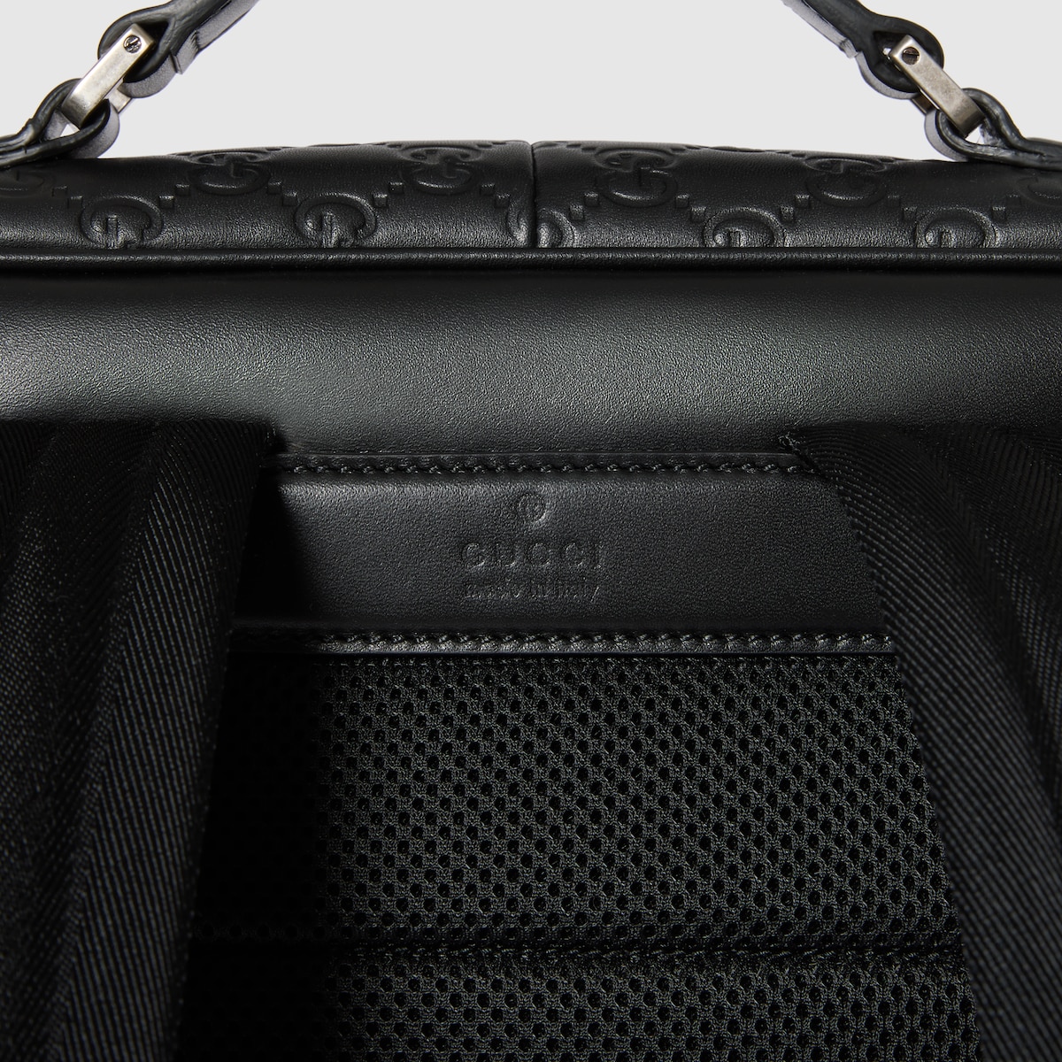 Mittelgroßer GG Emblem Rucksack in schwarzes GG Leder | GUCCI® CH