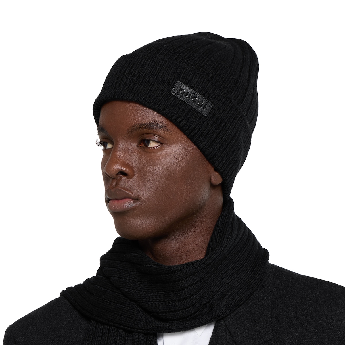 Bonnet en laine avec logo en noir | GUCCI® FR
